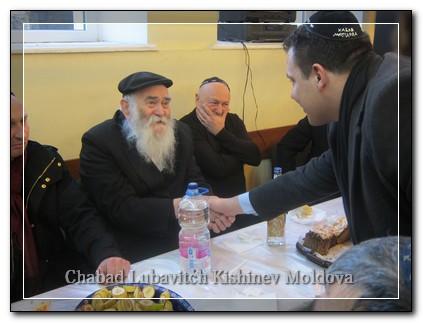 Moldovan Jews Celebrate Chief Rabbi's Birthday - Chabad Lubavitch ...